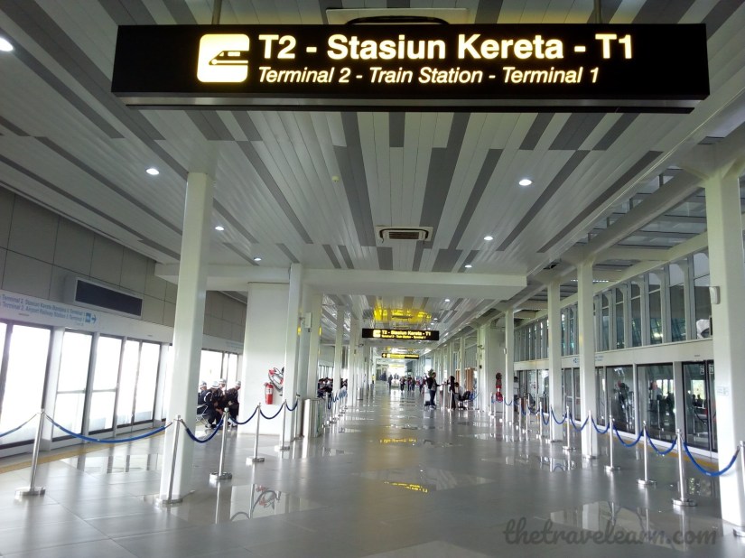 [Bi-Lingual Post] Review & Travel Guide Kereta Bandara Soekarno-Hatta ...