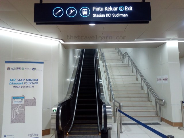 [Bi-Lingual Post] MRT Jakarta: Review & Travel Guide | the travelearn